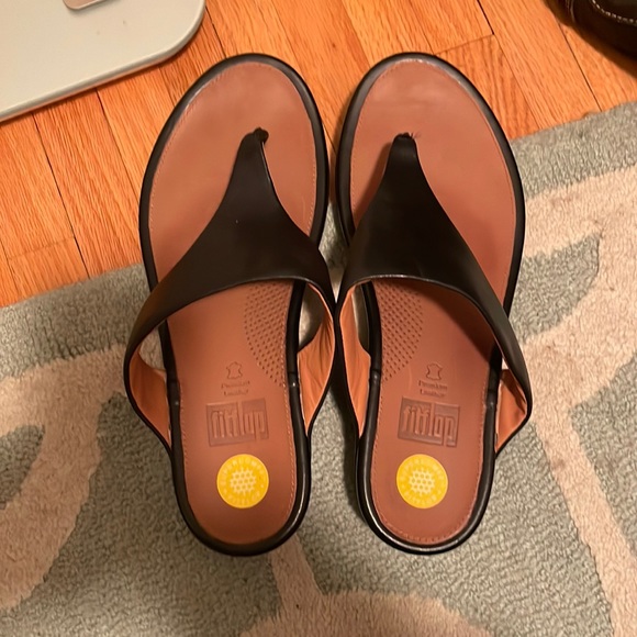 Fitflop | Shoes | Fitflop Thong Leather Sandals | Poshmark